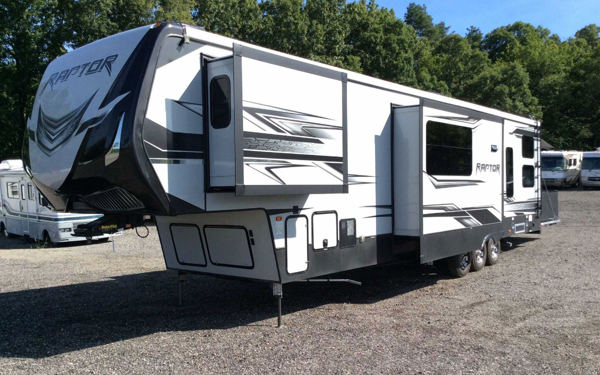 2019 Keystone Raptor 425 Camper - Repo Finder