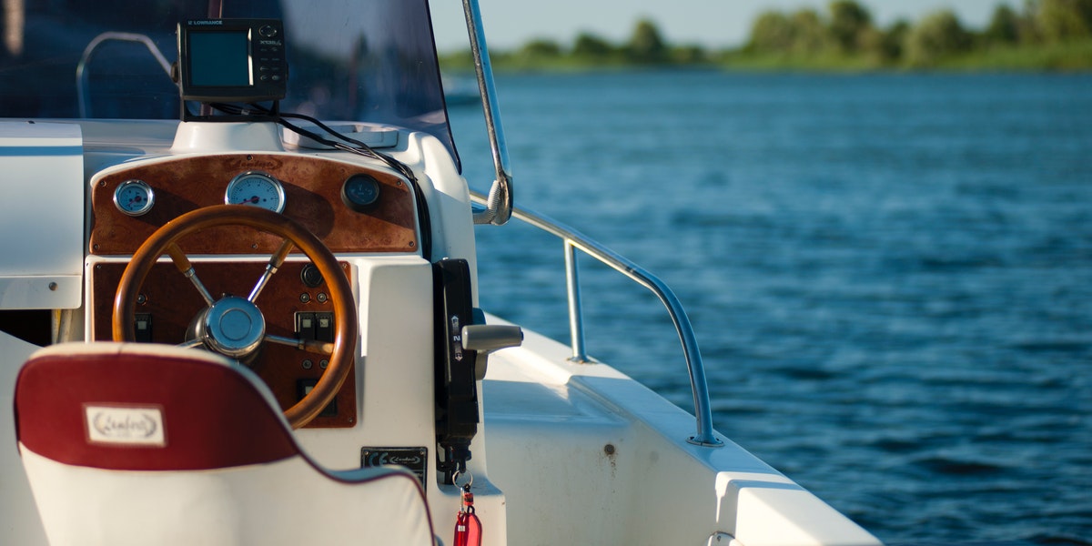 Don’t Sink Your Budget! 4 Ways to Save Money on a Boat - Repo Finder