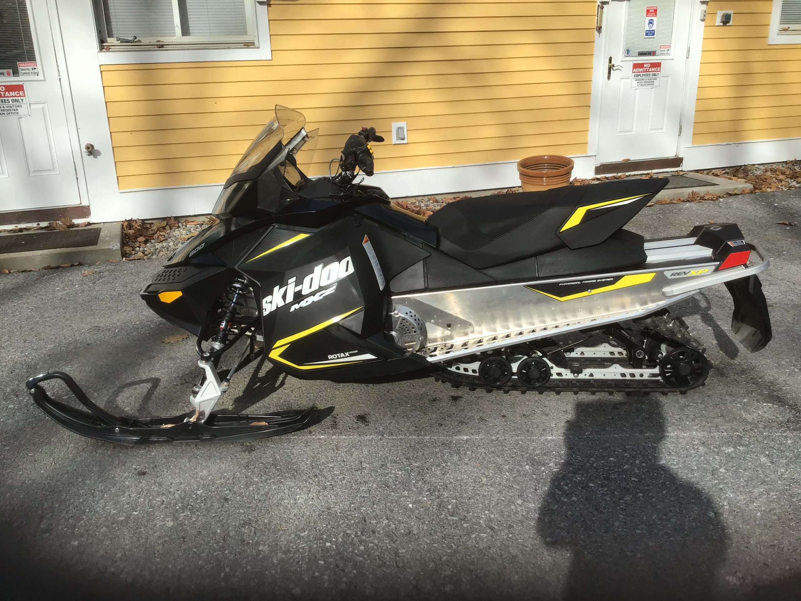 2017 SKI-DOO MXZ Sport 600 - Repo Finder