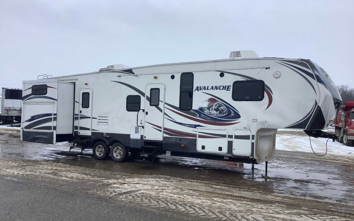 2013 Keystone 341TG Fifth Wheel Travel Trailer - Repo Finder