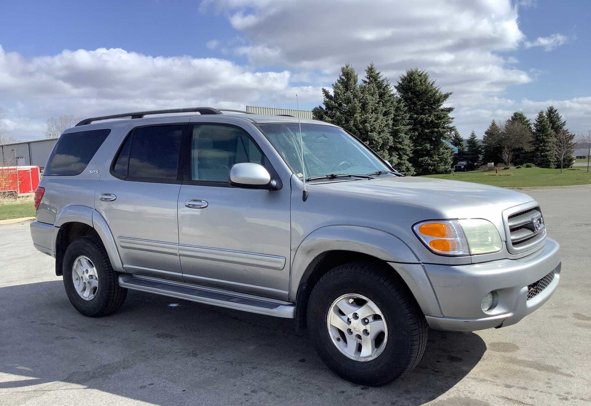 2004 Toyota Sequoia SR5 - Repo Finder