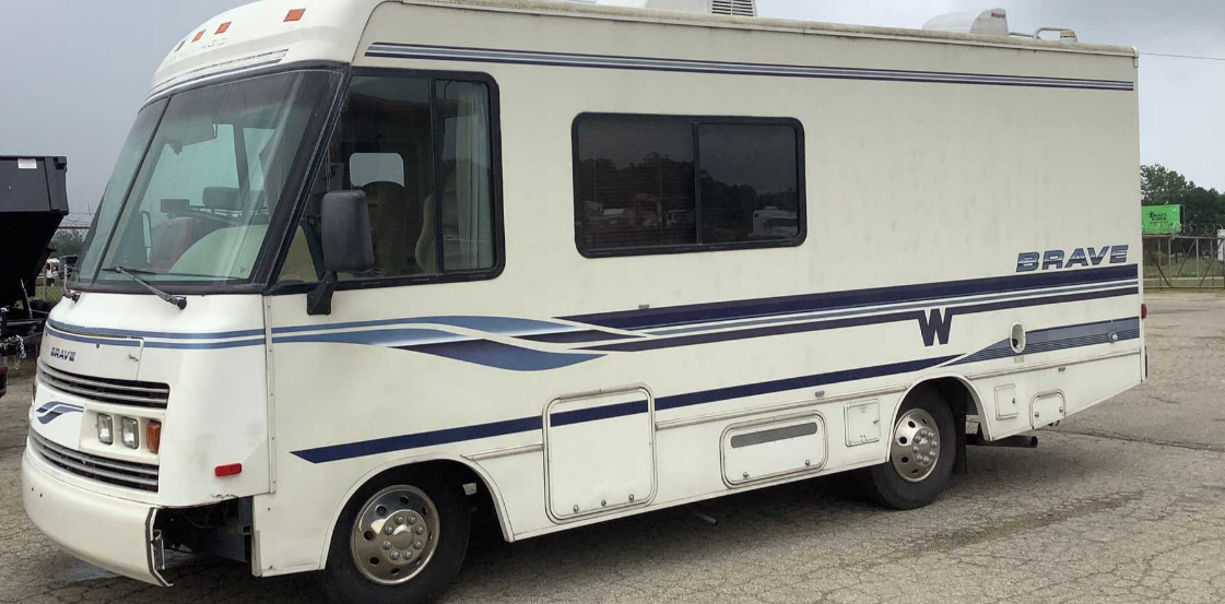 1995 Winnebago WCF23RC Brave Motorhome - Repo Finder