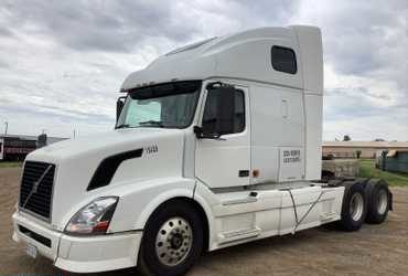 2006 VOLVO VN Series Semi - Repo Finder