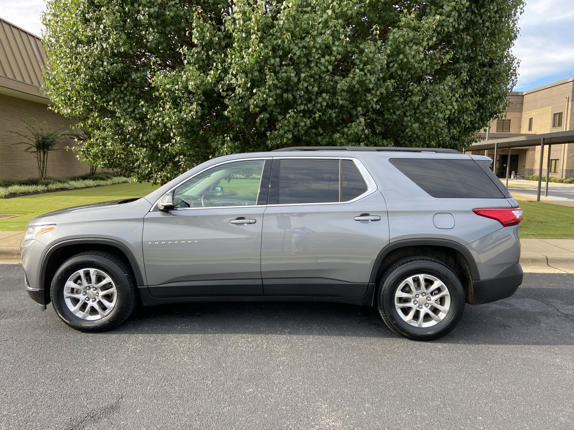 2020 Chevy Traverse LT - Repo Finder