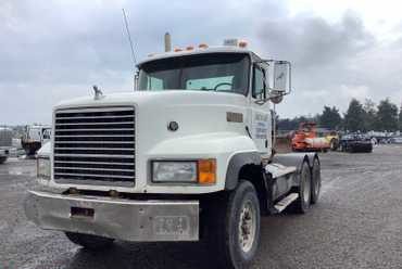1997 MACK CL 700 Semi - Repo Finder