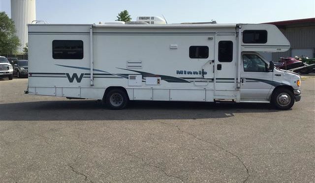 2002 Winnebago Minnie WF331C - Repo Finder