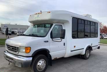 2005 Ford E-Series Van E-350 Super Duty Bus - Repo Finder