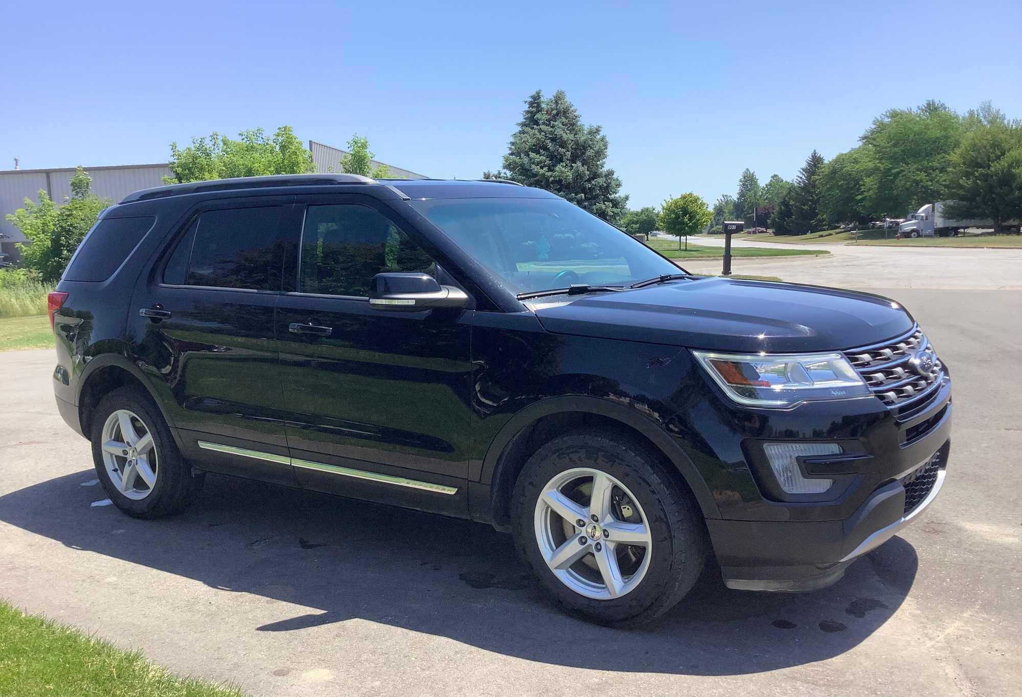 2017 Ford Explorer XLT 4WD 4 Door SUV - Repo Finder