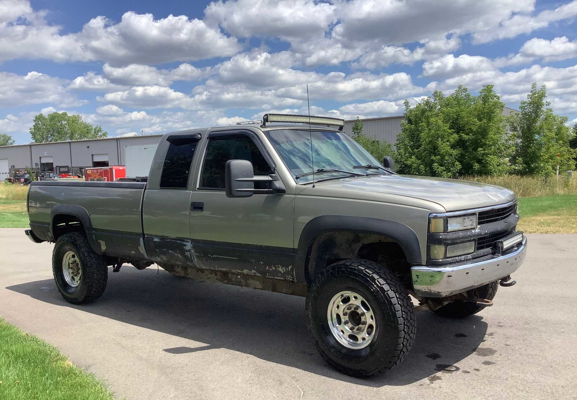 1997 Chevrolet Silverado 2500 Ext. Cab 6.5-ft. Bed 4WD - Repo Finder
