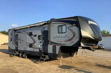 2014 Forest River 312A Vengeance 5th Wheel Toy Hauler Trailer - Repo Finder