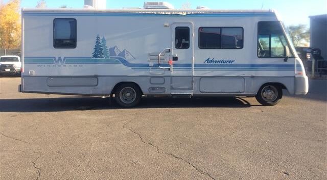 1995 Winnebago Adventurer WCG30WQ - Repo Finder