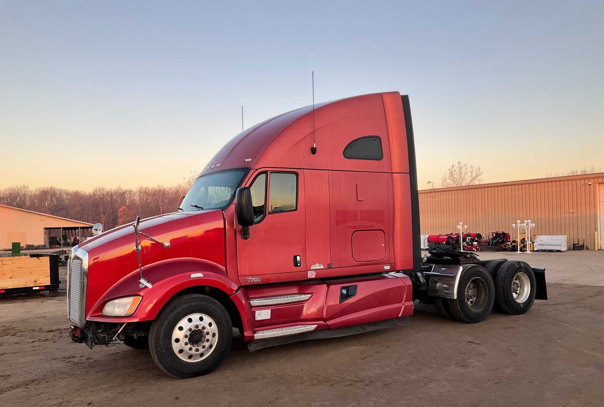 2012 Kenworth T700 Semi Truck - Repo Finder
