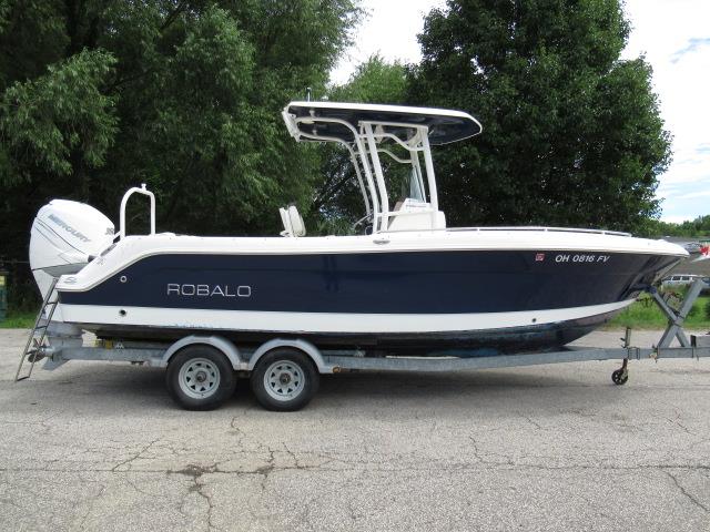 2018 Robalo R242 Explorer - Repo Finder