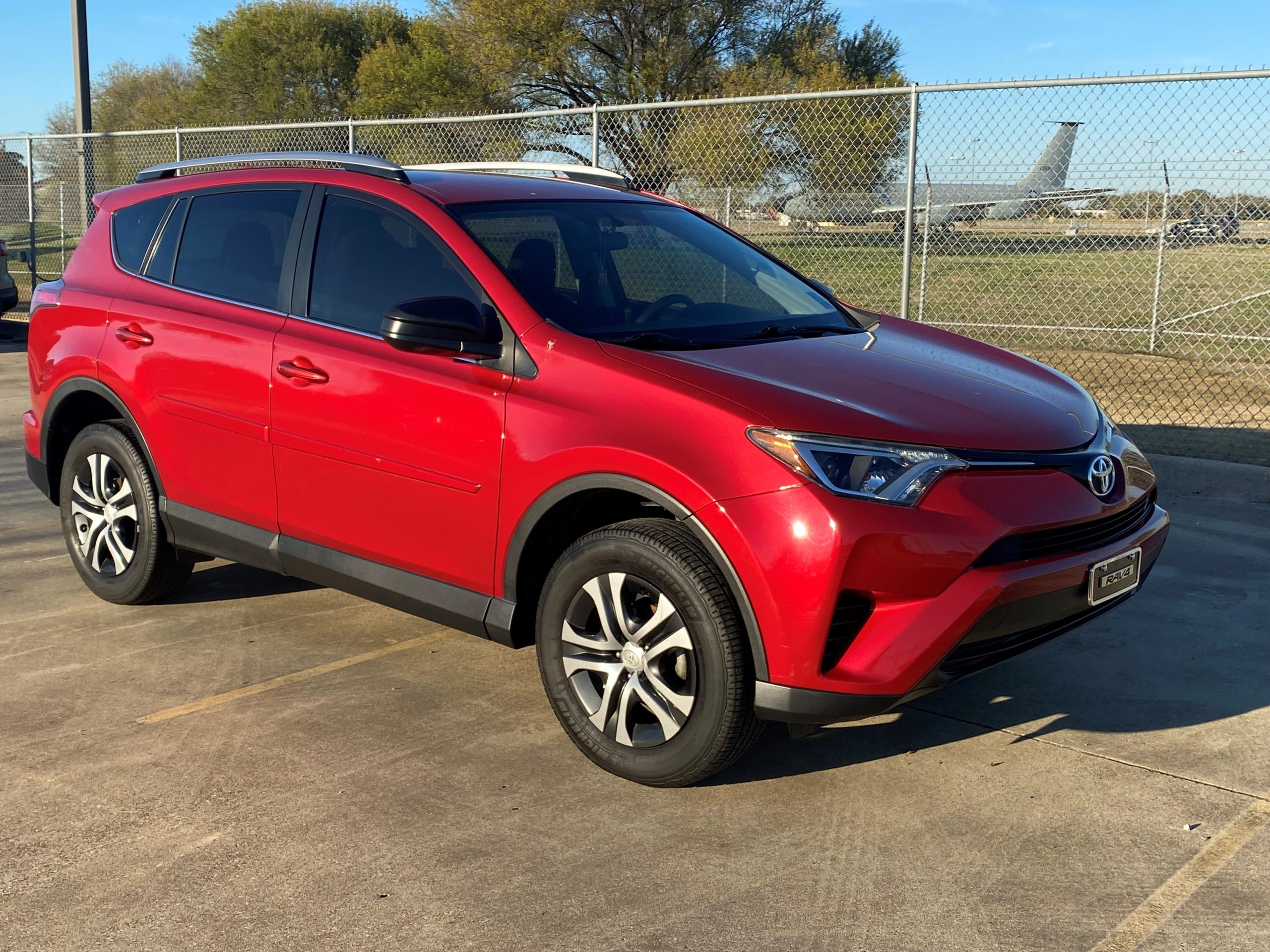 2016 Toyota Rav 4 - Repo Finder