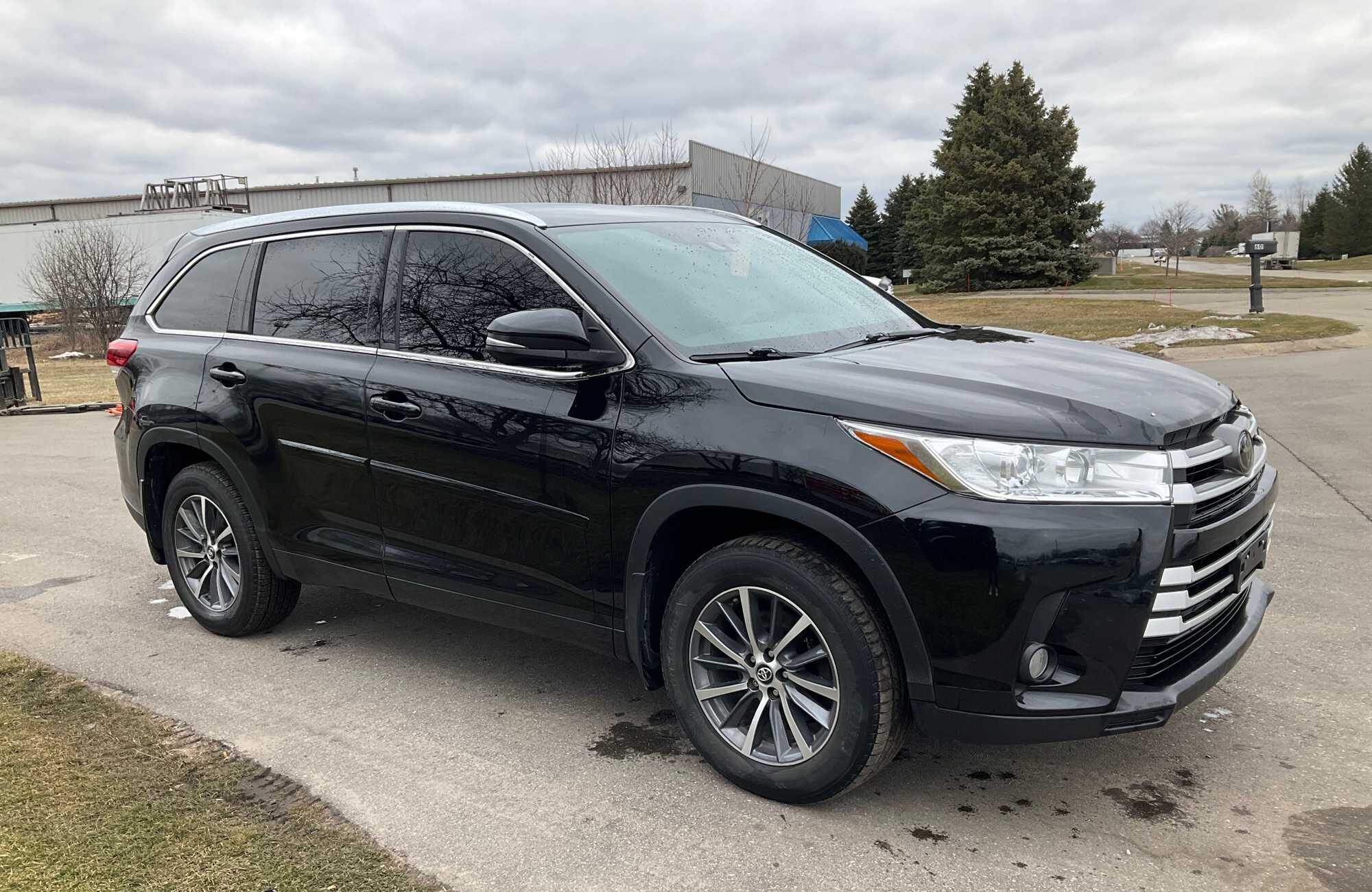 2018 Toyota Highlander XLE AWD 4 Door SUV - Repo Finder
