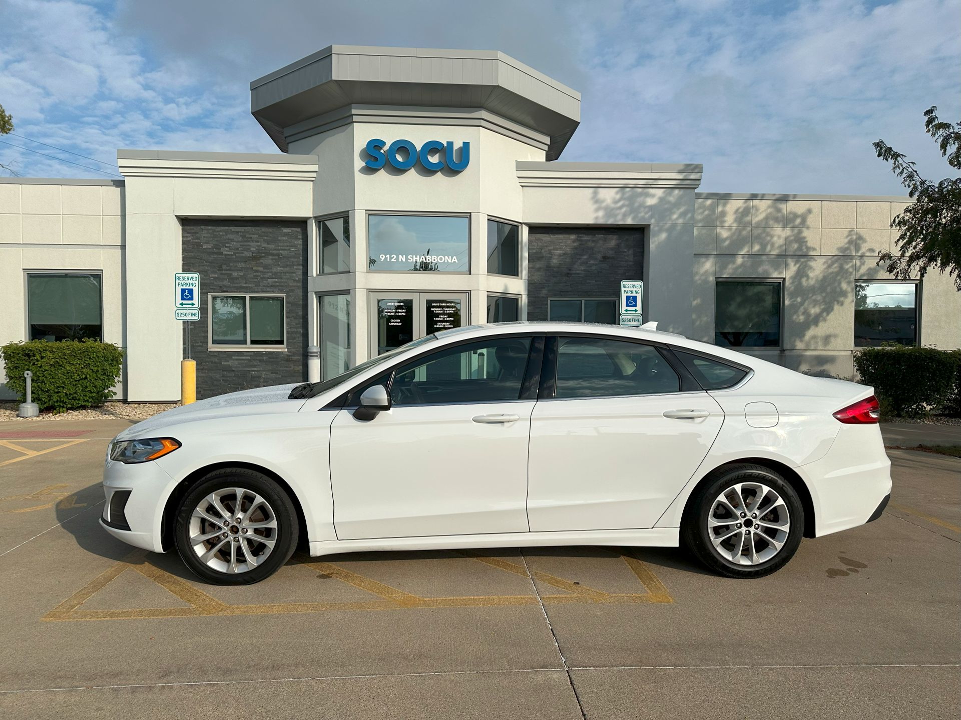 2020 Ford Fusion Sedan 4D SE I4 Turbo - Repo Finder