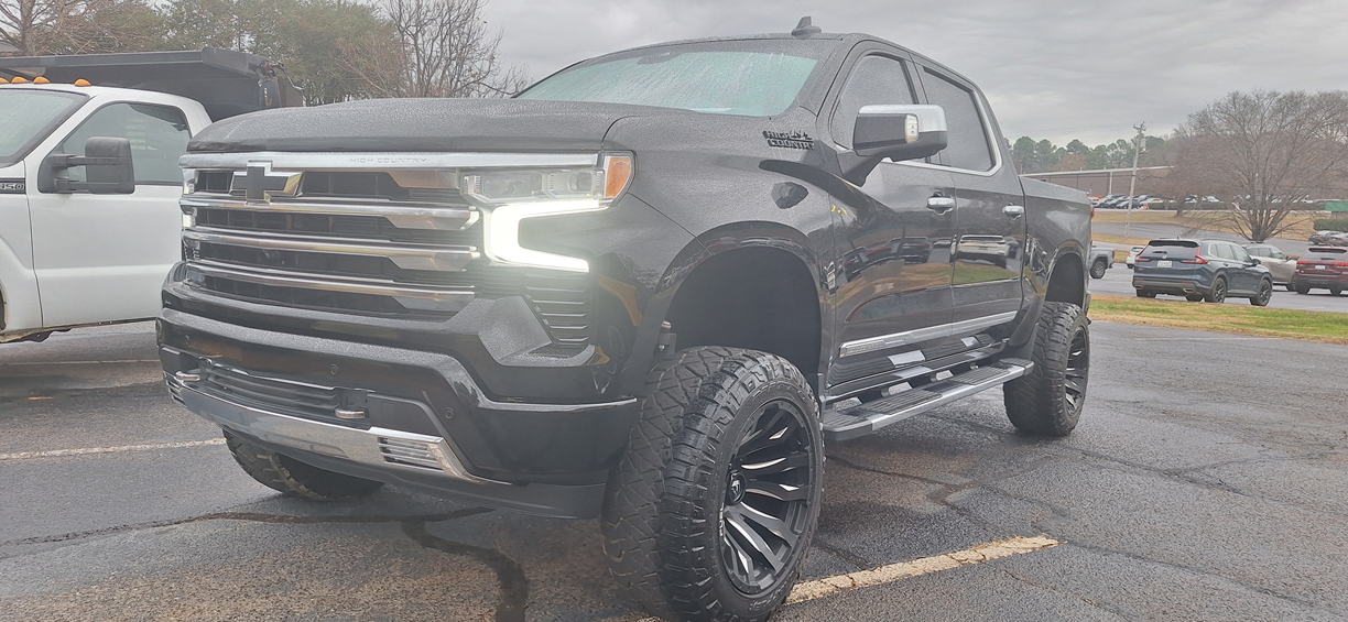 2023 Chevy Silverado 1500 Crew Cab High Country 4WD - Repo Finder